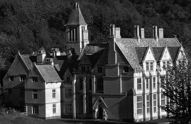 Ghost Hunts and Tours with Haunted Happenings